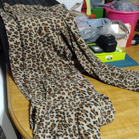 Snuggie | Bedding | Snuggle Blanket | Poshmark